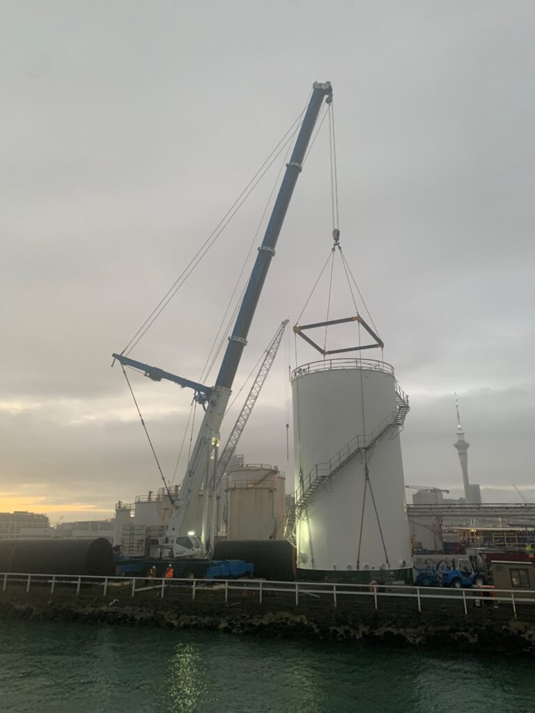 STOLTHAVEN TANK 23 | Universal Cranes New Zealand